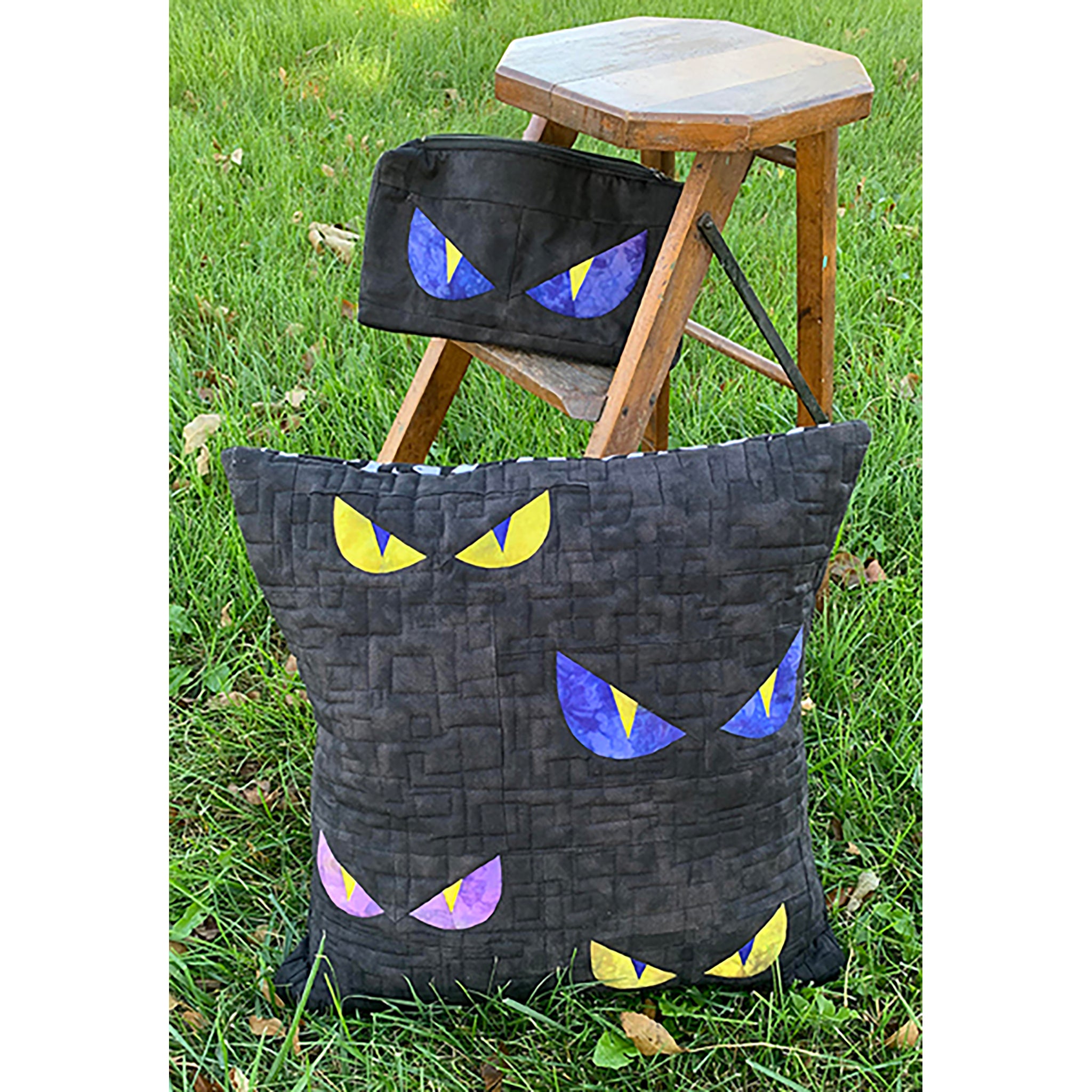 Creepy Eyes Quilt AC-025ENe - Downloadable Pattern – QuiltWoman.com