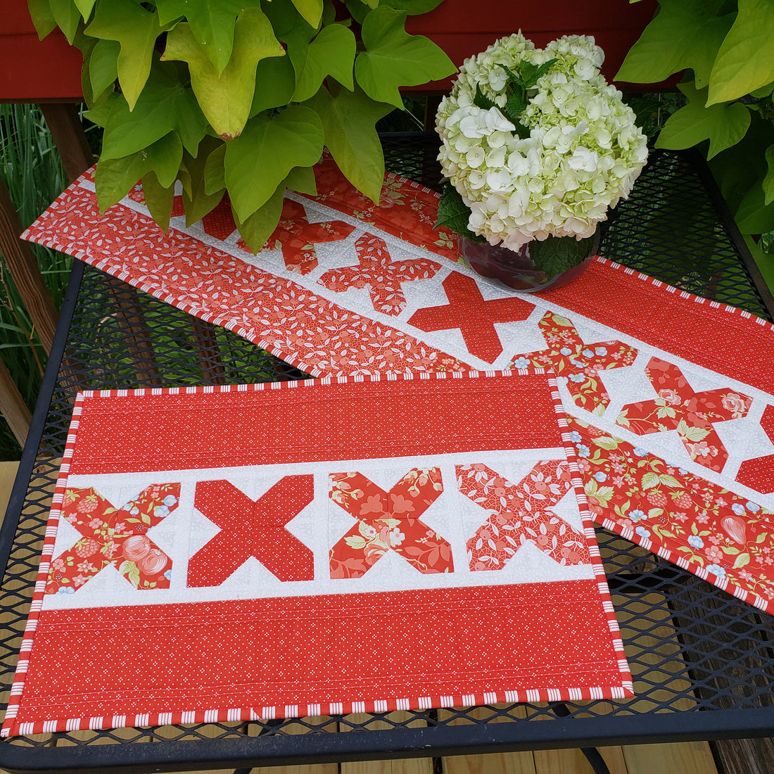 Chef's Kiss Table runner and Placemats CQD-5513e - Downloadable Patter ...