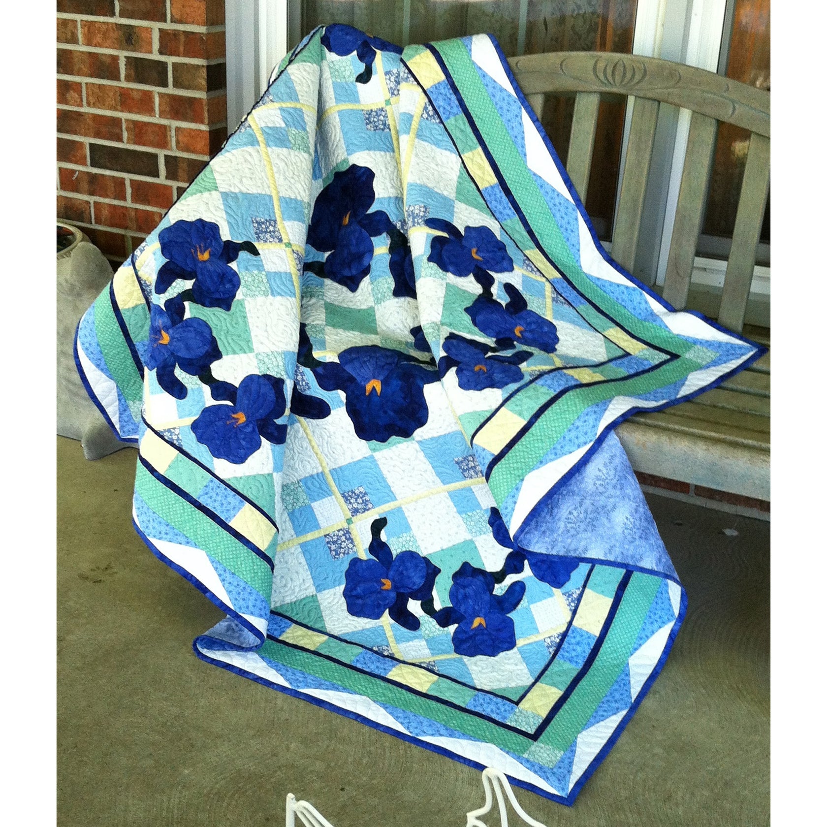 The Summer Iris Picnic Quilt MGD-204e - Downloadable Pattern – QuiltWoman.com
